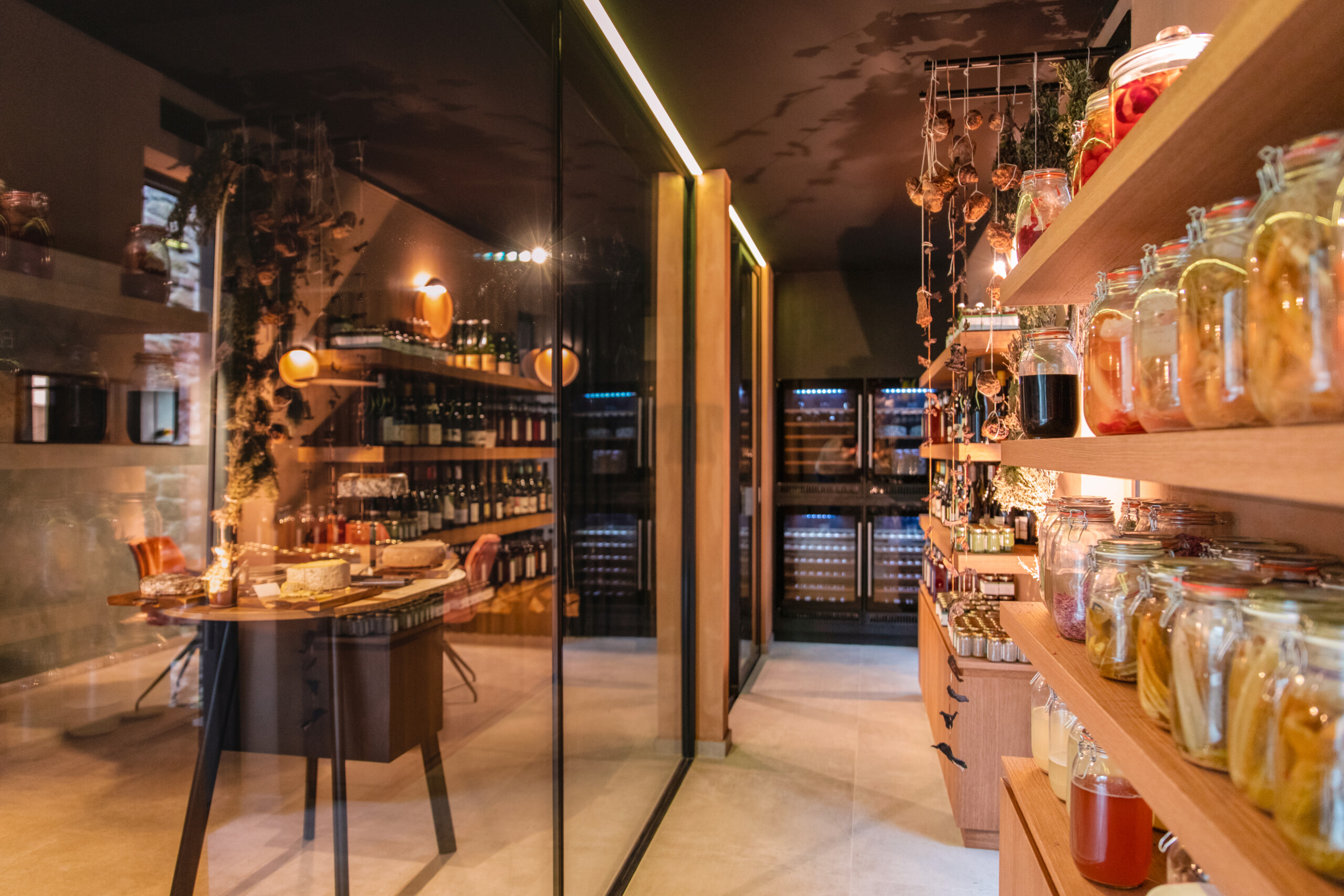 Restaurant - Toma Restaurant